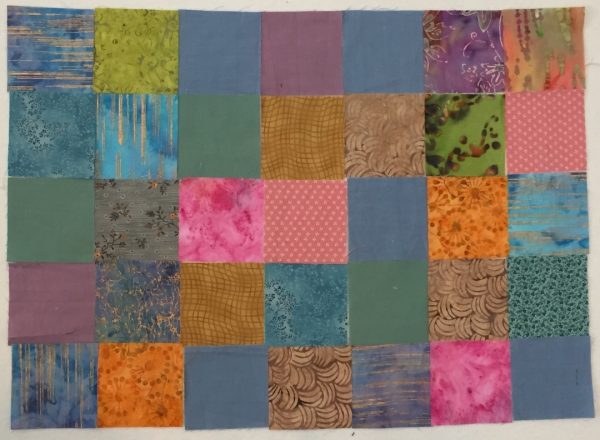 Using Contrast to Add Depth to a Scrap Quilt - The Questioning Quilter